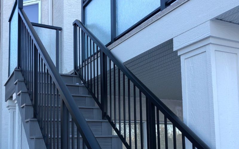 Choosing the Best Aluminum Deck Railings in Calgary - Sundeck Solutions Inc